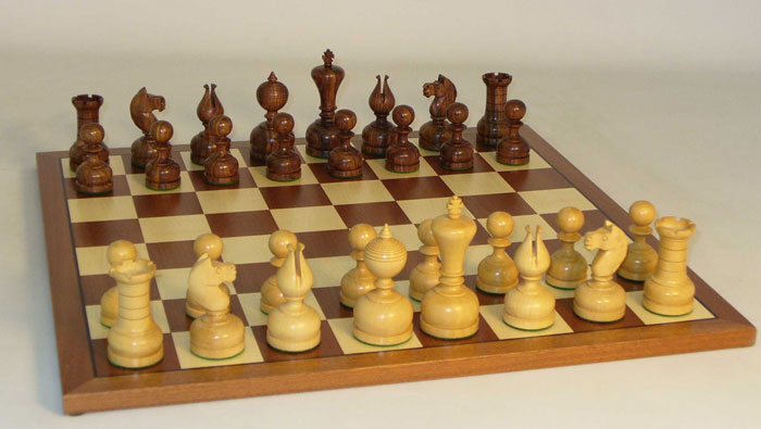 Shessham/ Boxwood Dwarf Chess Men on Sepel / Maple Chess Board